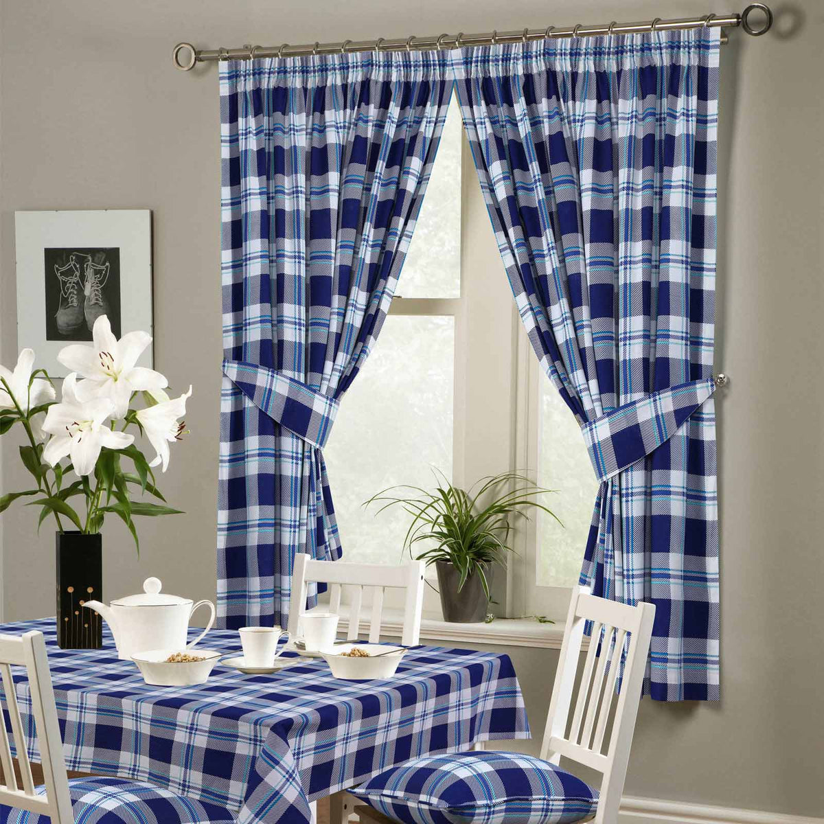 Transform Your Kitchen with Stylish Kitchen Curtains – Ideal Textiles