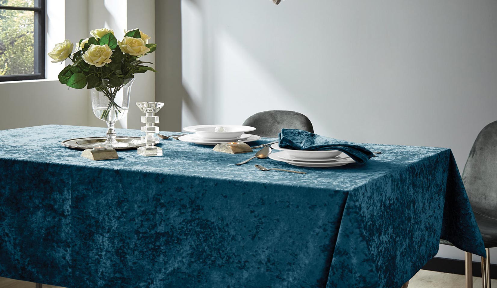 Enhance Your Dining Experience with Ideal Textiles' Table Linen