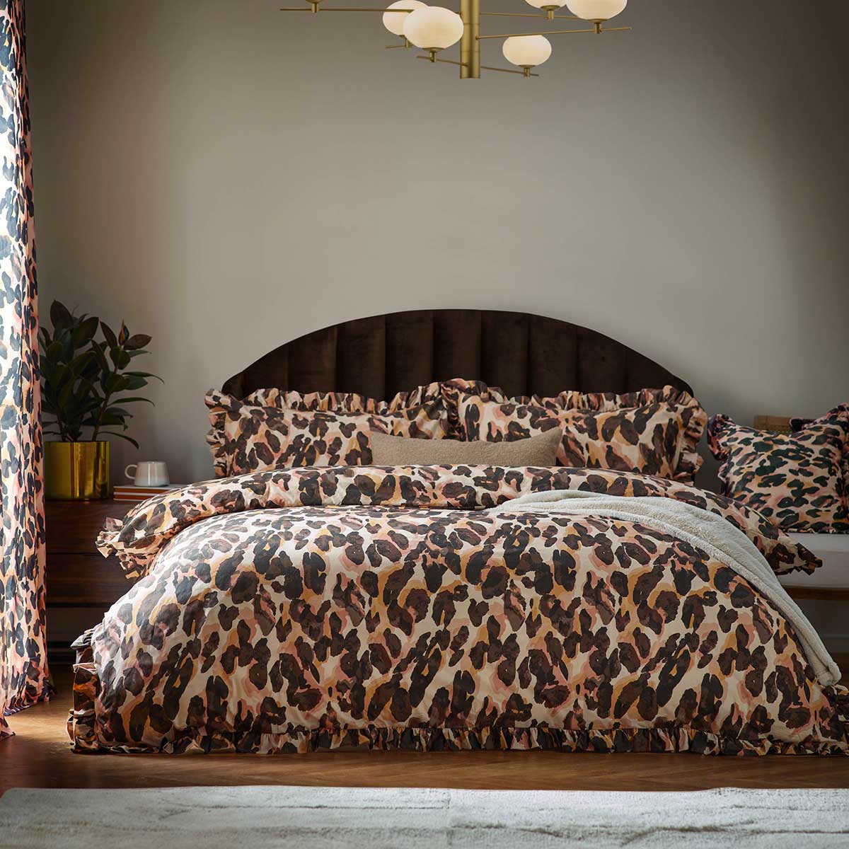 Luxury Leopard Duvet Cover Set – Cotton Sateen with Ruffles – Ideal ...
