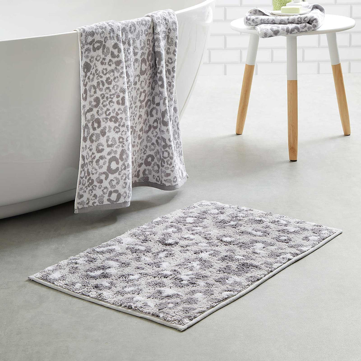 Luxury Animal Print Bath Mat 50x80cm – 1500gsm | UK – Ideal Textiles